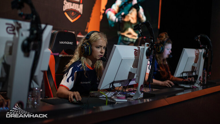 Top Female CSGO Players (2023) » Meet the Best Female Pros