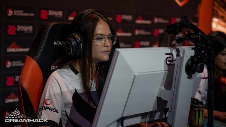 Top Female CSGO Players (2023) » Meet the Best Female Pros